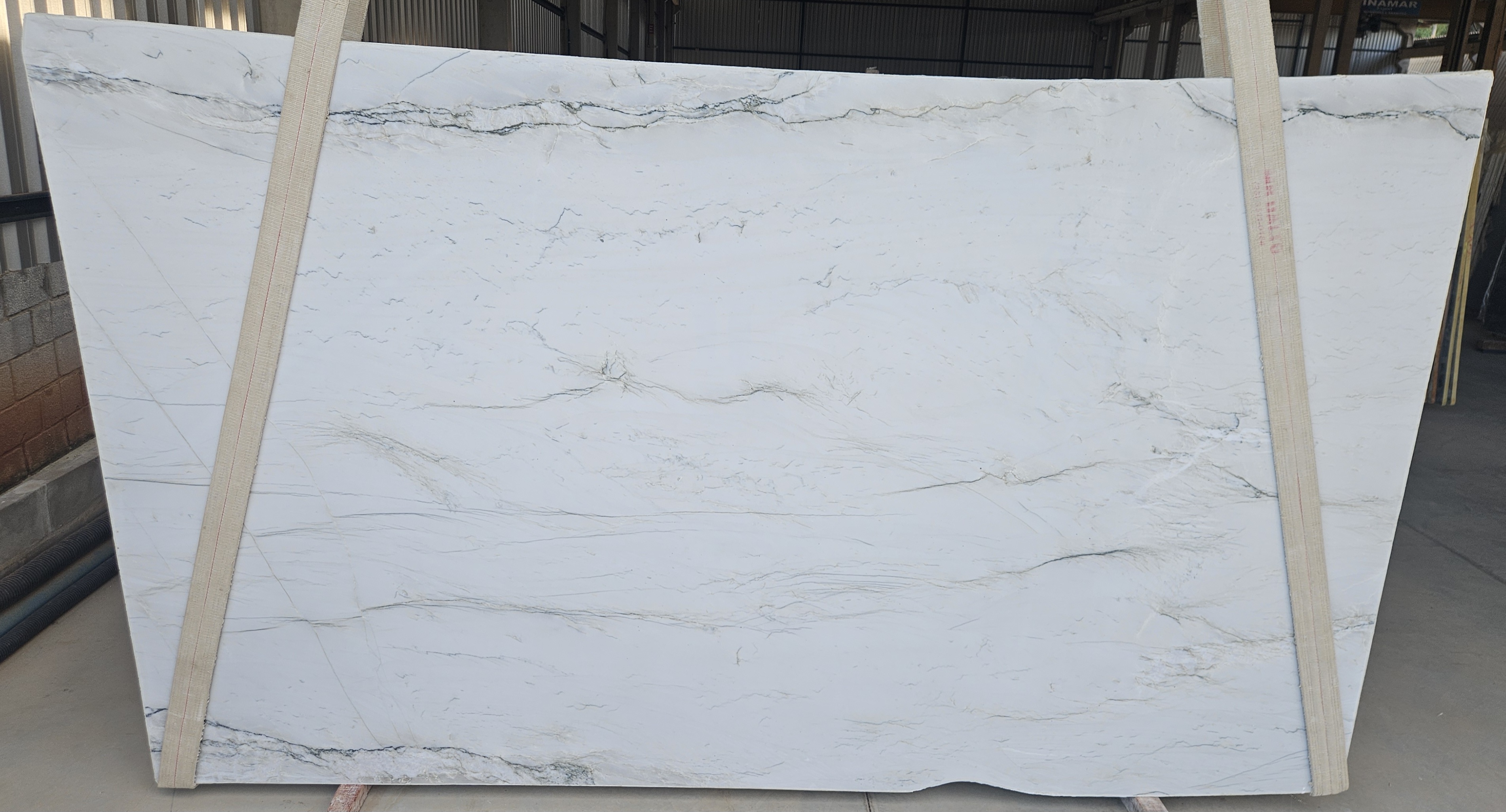 Luce Di Luna - Quartzite - Natural Stone | Architectural Surfaces