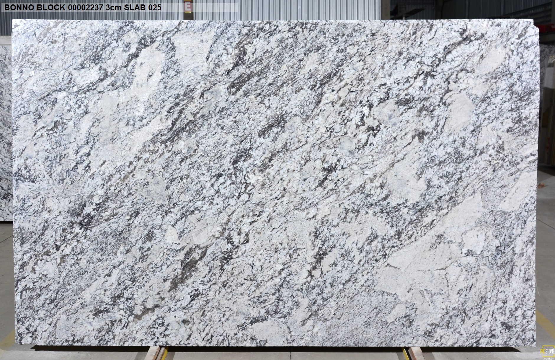 Bonno - Granite - Natural Stone | Architectural Surfaces