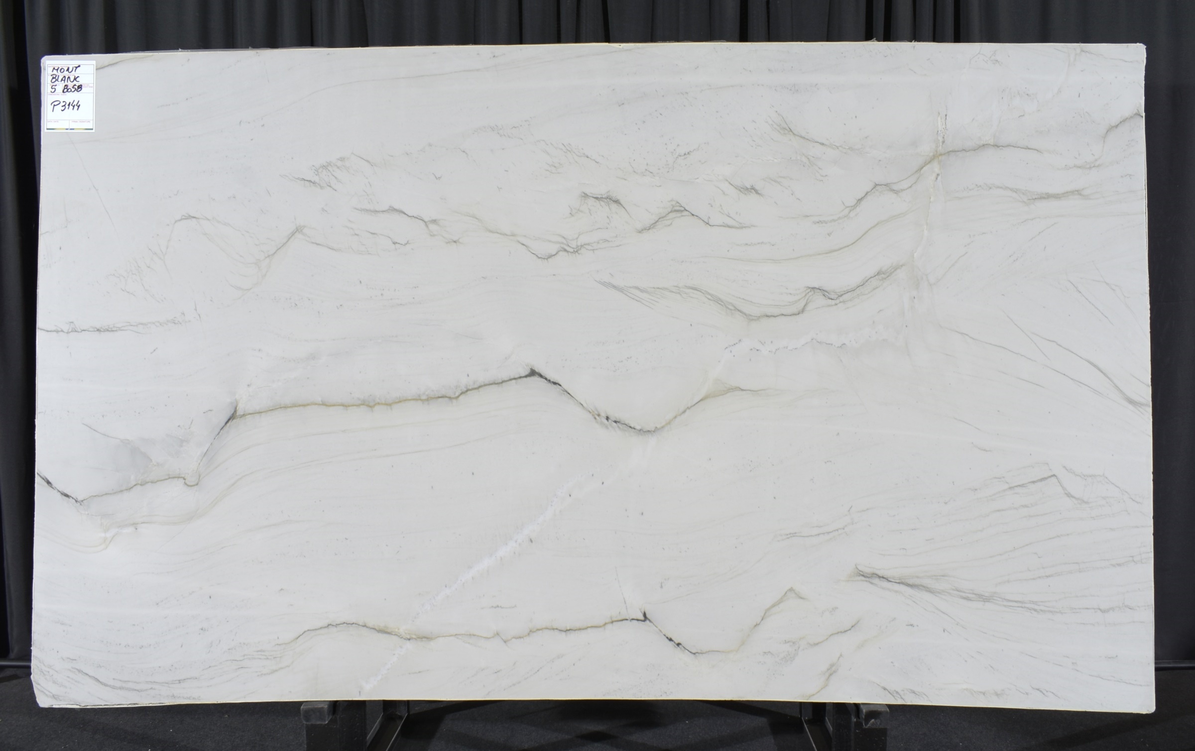 Luce Di Luna - Quartzite - Natural Stone | Architectural Surfaces