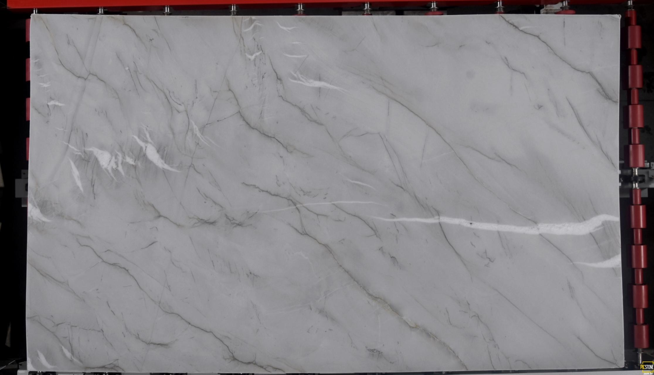 Luce Di Luna - Quartzite - Natural Stone | Architectural Surfaces