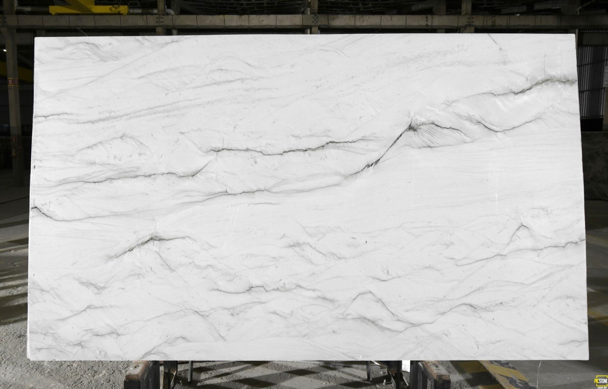 Luce Di Luna - Quartzite - Natural Stone | Architectural Surfaces