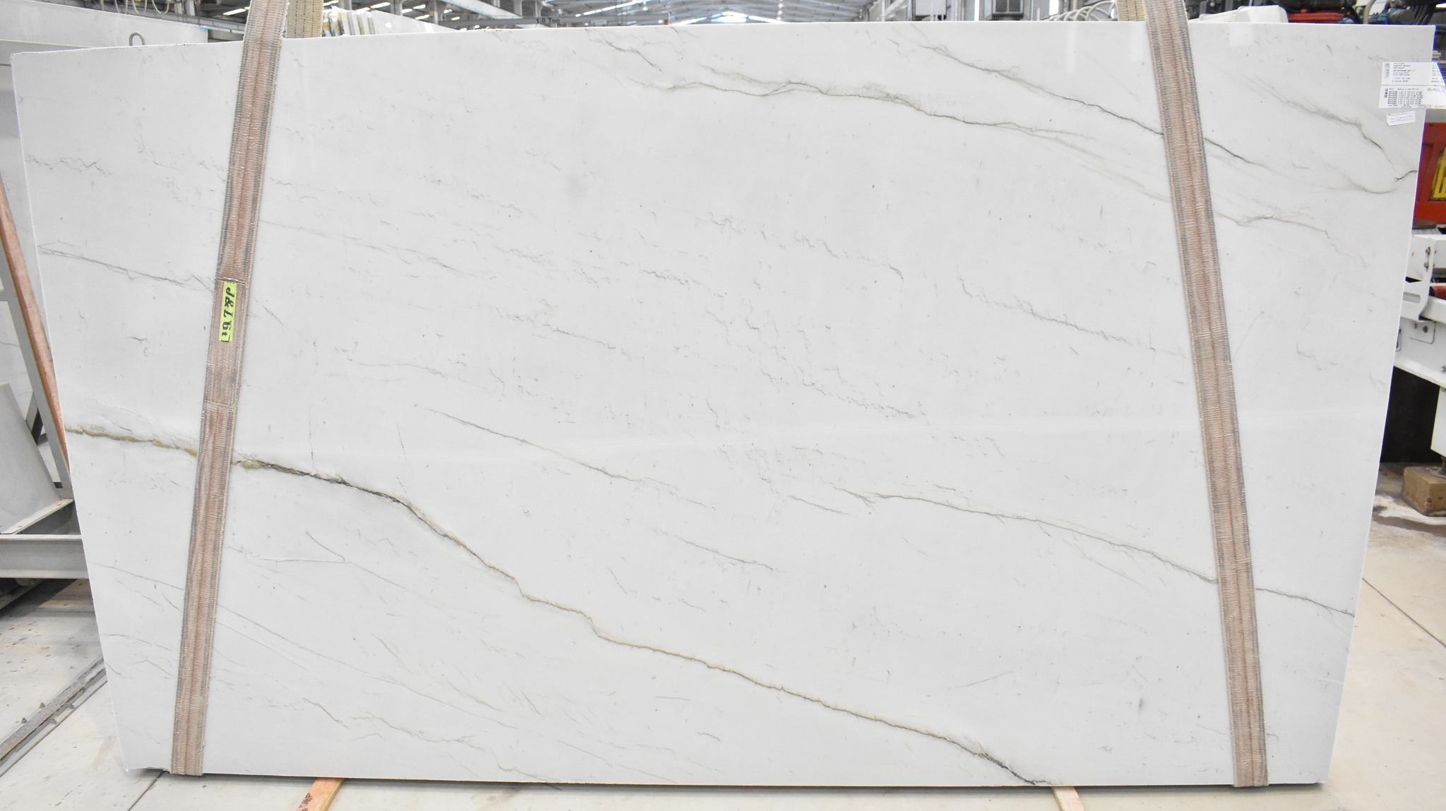 Luce Di Luna - Quartzite - Natural Stone | Architectural Surfaces