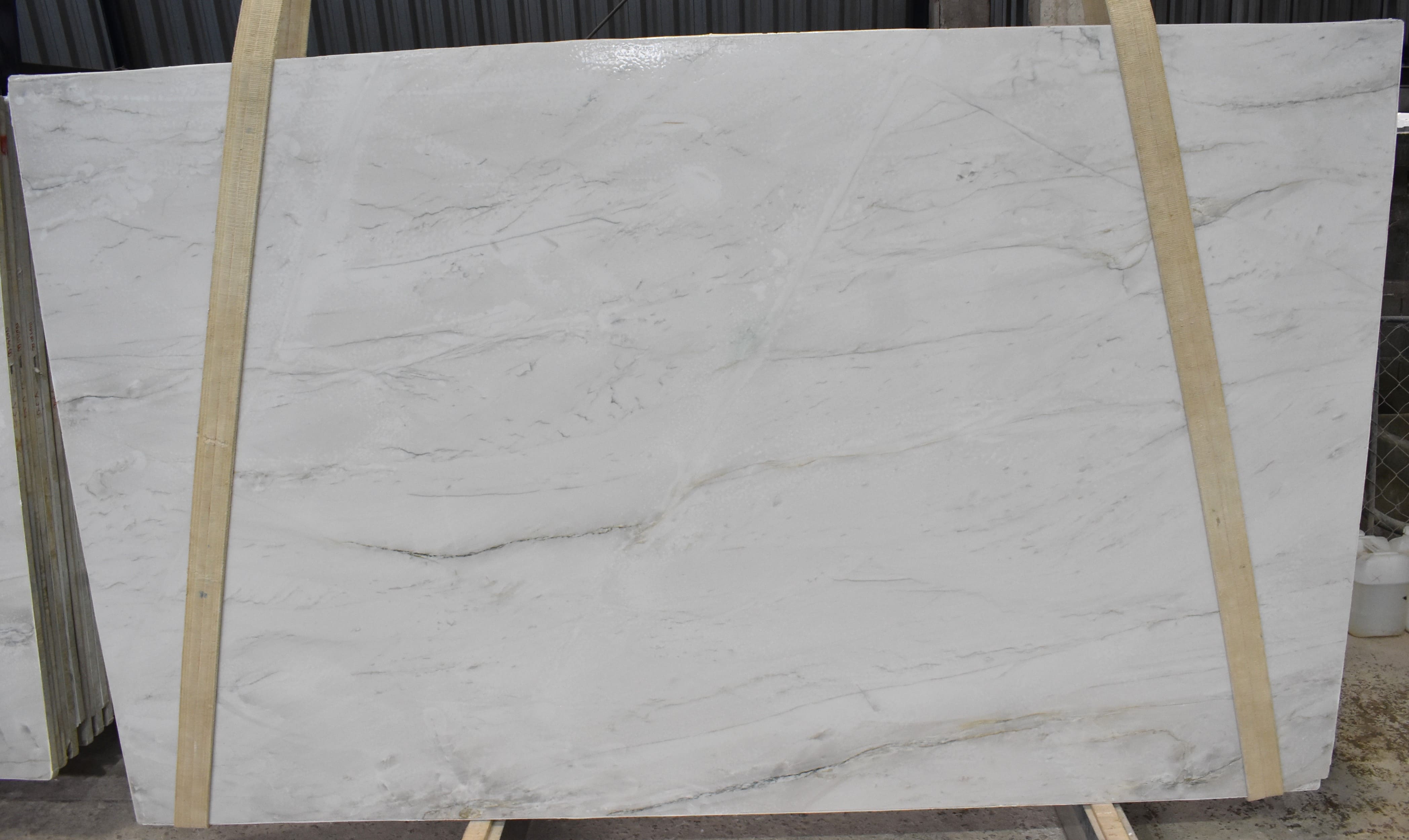 Luce Di Luna - Quartzite - Natural Stone | Architectural Surfaces
